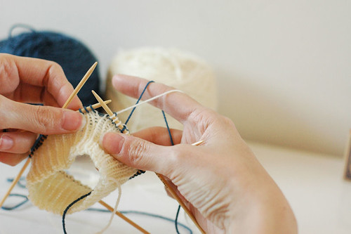 stranded knitting: the importance of color dominance – Paper Tiger