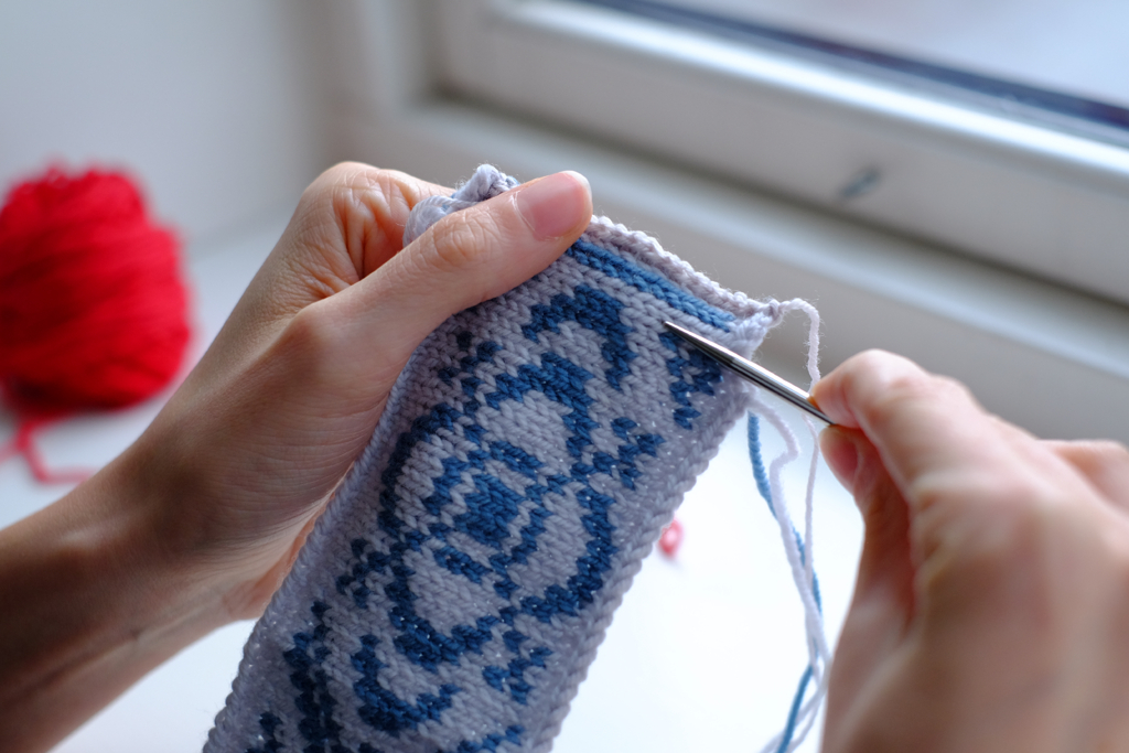 how to reinforce & cut armhole steeks – Paper Tiger